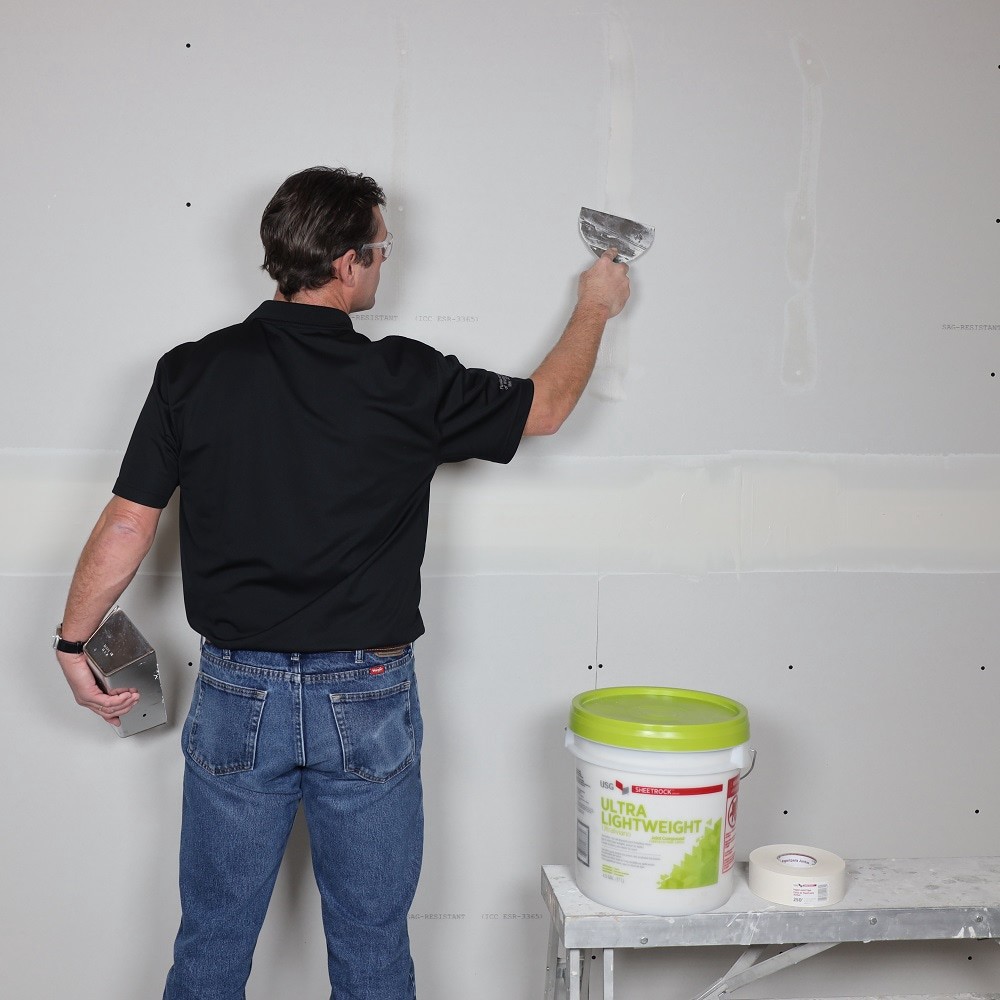 USG 4.5 Gallons Premixed Lightweight Drywall Joint Compound Bucket 1 ct ...