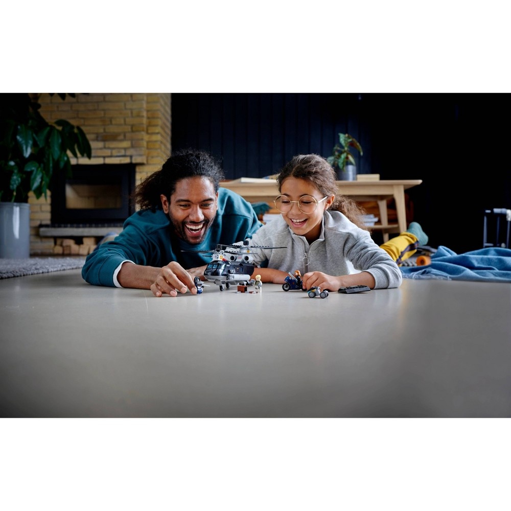 LEGO Marvel Avengers Black Widow's Helicopter Chase Playset with 3 ...