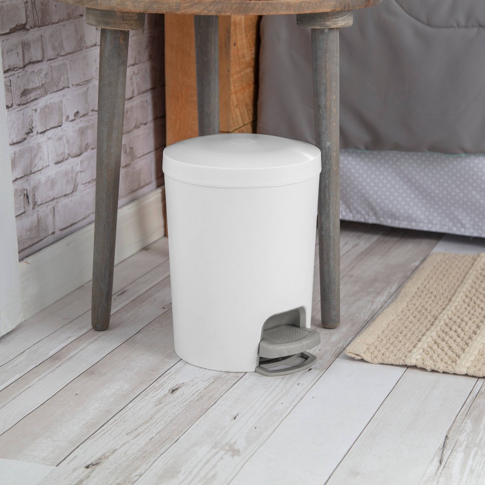 1.6gal Round Step Trash Can - Room Essentials 1.6 gal | Shipt
