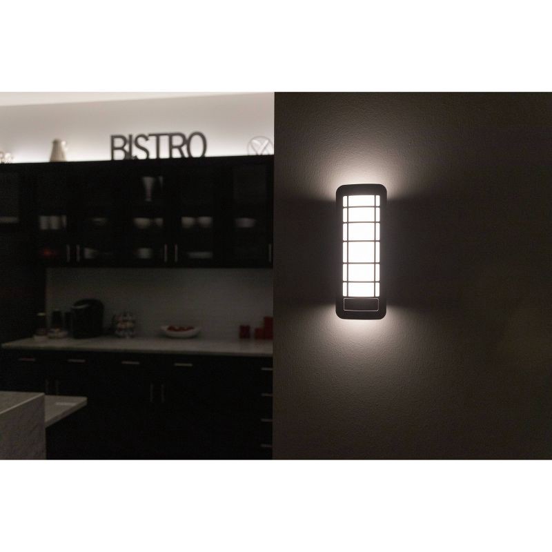 Energizer 50lm Battery Operated LED Sconce Motion Sensing White 1 ct ...