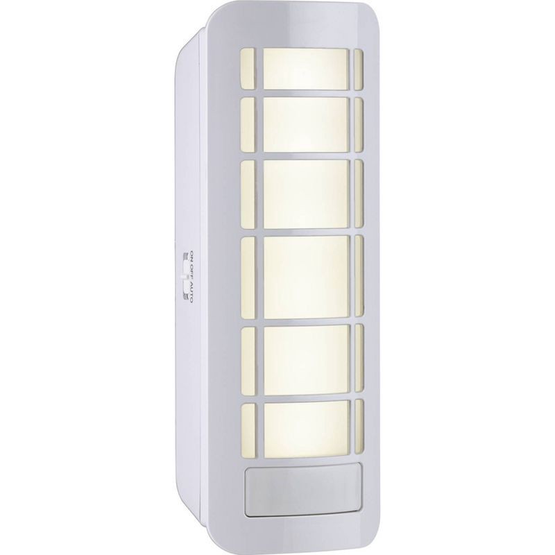 Energizer 50lm Battery Operated LED Sconce Motion Sensing White 1 ct ...
