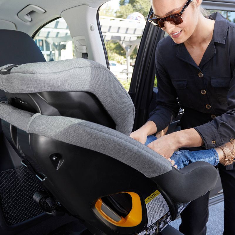Baby Jogger City Turn Rotating Convertible Car Seat- Onyx Black 1 ct ...