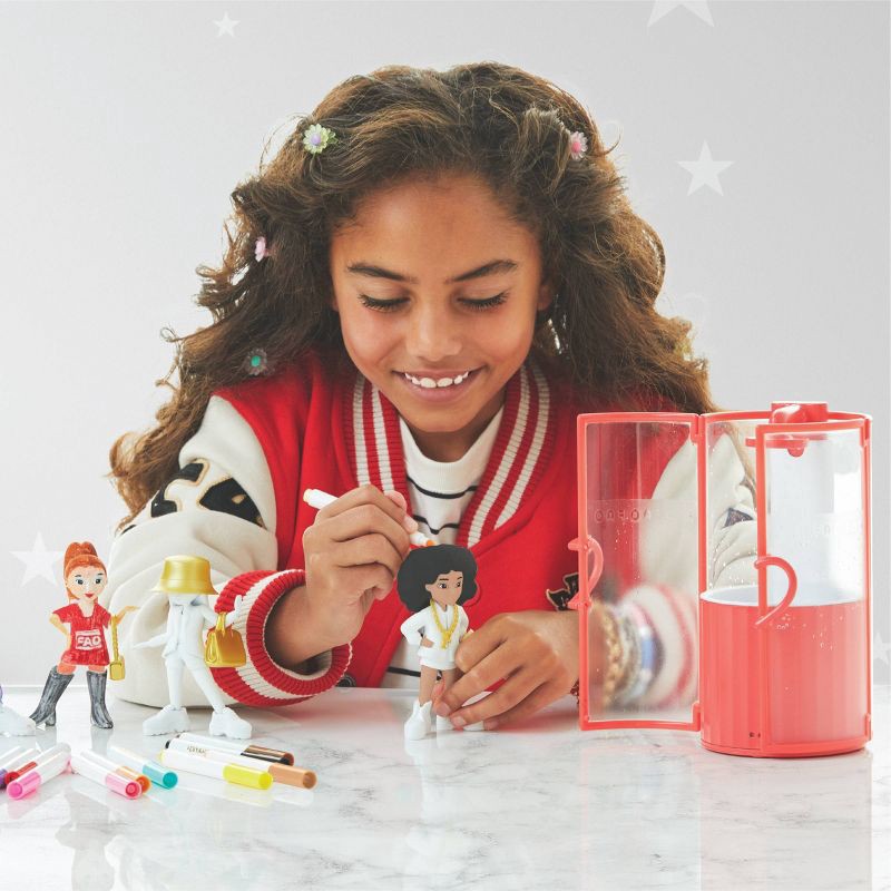 FAO Schwarz Street Chic Fashionistas Wash-And-Color Design Dolls 23pc ...