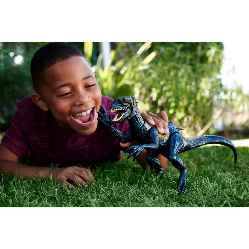 Jurassic World Dino Trackers Track 'N Attack Indoraptor Action Figure 1 ...